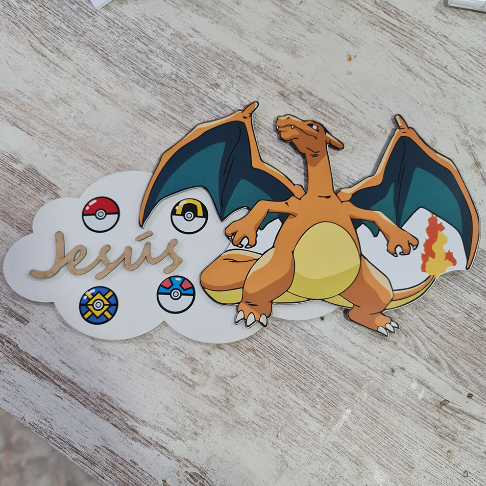 Letrero madera Pokemon Charizard – Camaleón Print